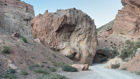 Melon Travel в Алматы: экскурсии и джип туры в Чарынский каньон, озера ...